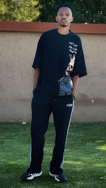 Austin, Male, 25 Years old, Model, Actor, Singer, Dancer, Extra