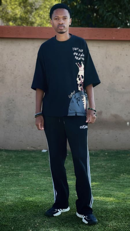 Austin, Male, 25 Years old, Model, Actor, Singer, Dancer, Extra